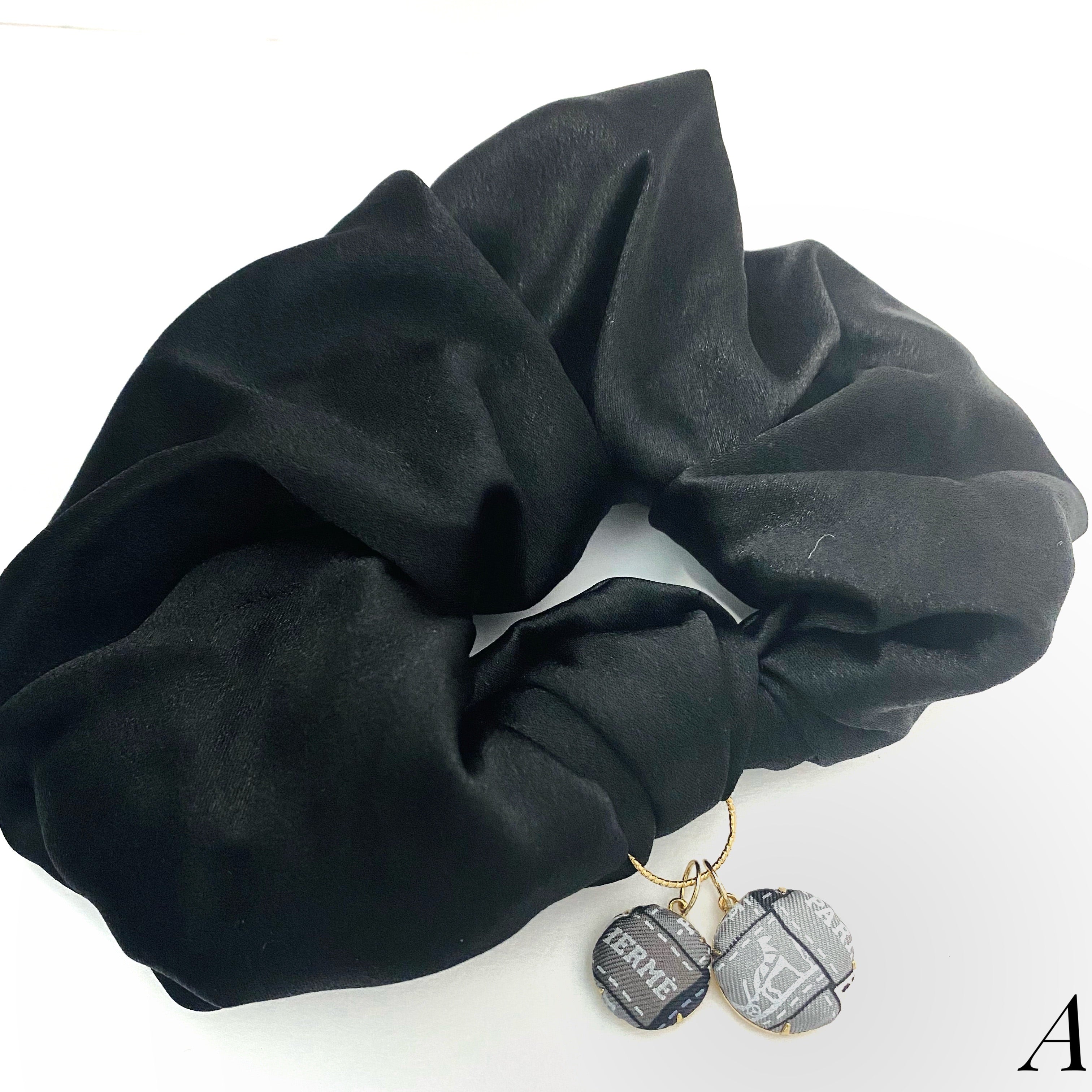 H-H Scrunchie with Chains- Black – handmade by chieri hayama